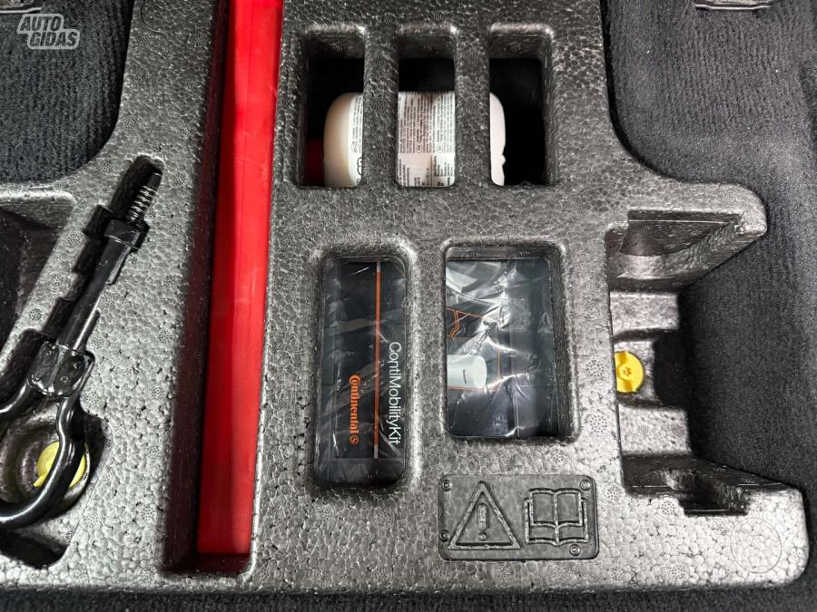Black Ford S-Max 2012 in Mazeikiai, with an engine capacity of 2.00 L and mileage of 268 thousand km for 4500 €, photo 32 on AUTOMOTO.COM.LV