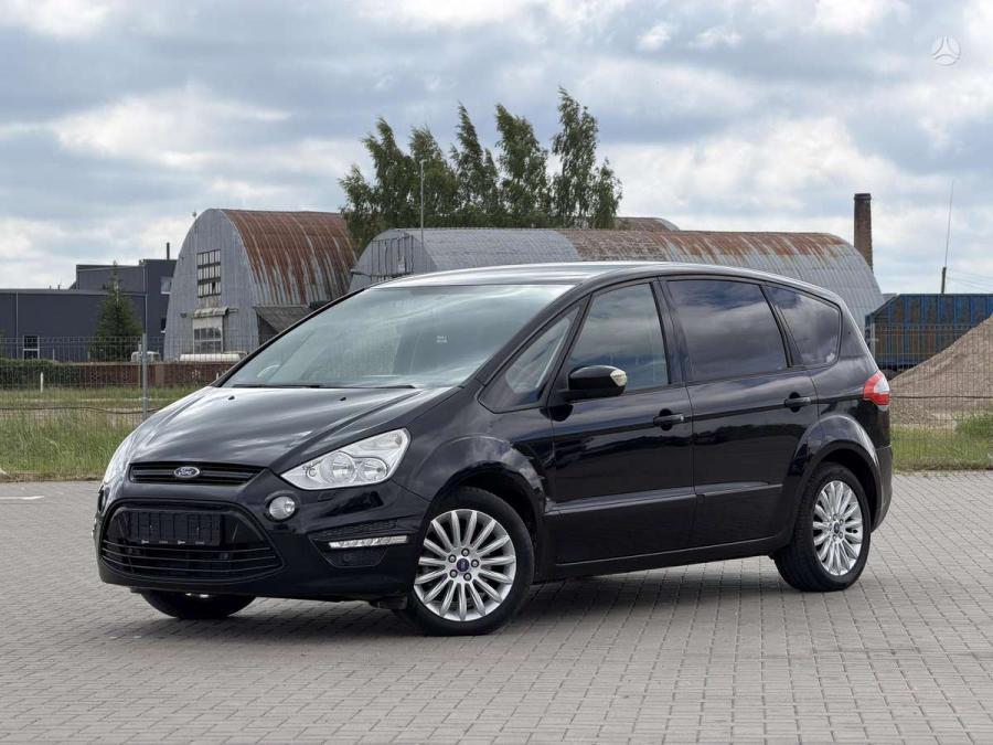 Black Ford S-Max 2012 in Taurage, with an engine capacity of 2.00 L and mileage of 299 thousand km for 4900 €, photo 1 on AUTOMOTO.COM.LV