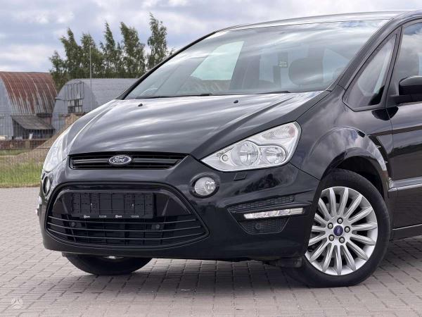 Black Ford S-Max 2012 in Taurage, with an engine capacity of 2.00 L and mileage of 299 thousand km for 4900 €, photo 2 on AUTOMOTO.COM.LV