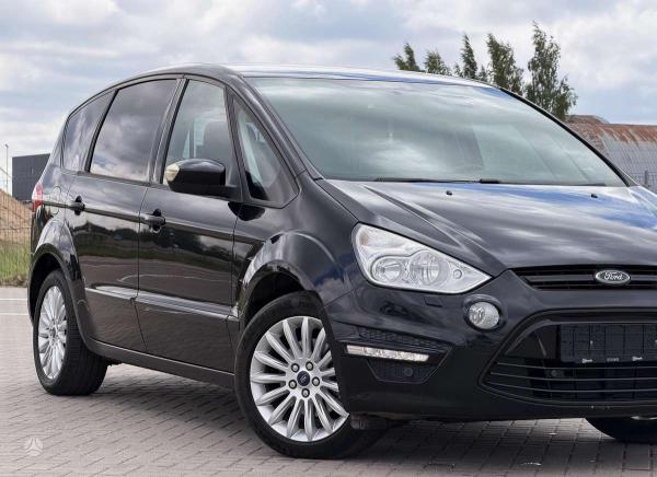 Black Ford S-Max 2012 in Taurage, with an engine capacity of 2.00 L and mileage of 299 thousand km for 4900 €, photo 6 on AUTOMOTO.COM.LV