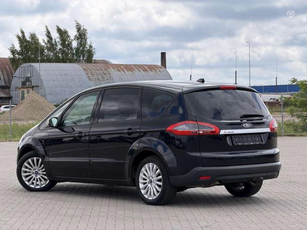 Black Ford S-Max 2012 in Taurage, with an engine capacity of 2.00 L and mileage of 299 thousand km for 4900 €, photo 7 on AUTOMOTO.COM.LV