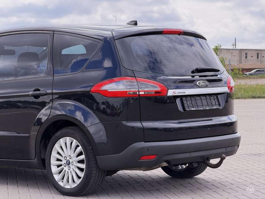 Black Ford S-Max 2012 in Taurage, with an engine capacity of 2.00 L and mileage of 299 thousand km for 4900 €, photo 9 on AUTOMOTO.COM.LV