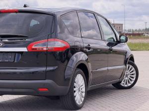 Black Ford S-Max 2012 in Taurage, with an engine capacity of 2.00 L and mileage of 299 thousand km for 4900 €, photo 11 on AUTOMOTO.COM.LV