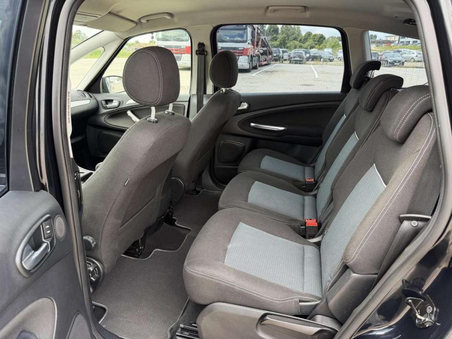 Black Ford S-Max 2012 in Taurage, with an engine capacity of 2.00 L and mileage of 299 thousand km for 4900 €, photo 14 on AUTOMOTO.COM.LV