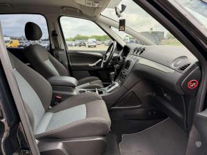 Black Ford S-Max 2012 in Taurage, with an engine capacity of 2.00 L and mileage of 299 thousand km for 4900 €, photo 15 on AUTOMOTO.COM.LV