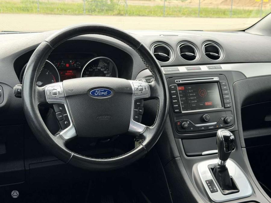 Black Ford S-Max 2012 in Taurage, with an engine capacity of 2.00 L and mileage of 299 thousand km for 4900 €, photo 18 on AUTOMOTO.COM.LV