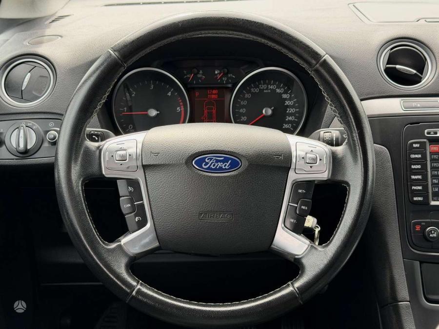 Black Ford S-Max 2012 in Taurage, with an engine capacity of 2.00 L and mileage of 299 thousand km for 4900 €, photo 19 on AUTOMOTO.COM.LV
