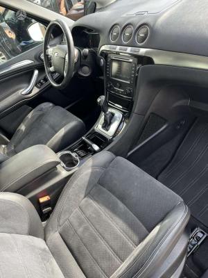 Black Ford S-Max 2012 in Utena, with an engine capacity of 2.00 L and mileage of 244 thousand km for 4850 €, photo 9 on AUTOMOTO.COM.LV
