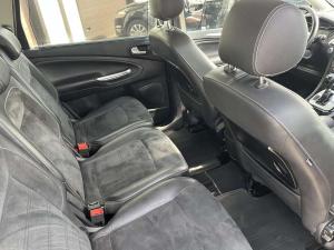 Black Ford S-Max 2012 in Utena, with an engine capacity of 2.00 L and mileage of 244 thousand km for 4850 €, photo 12 on AUTOMOTO.COM.LV