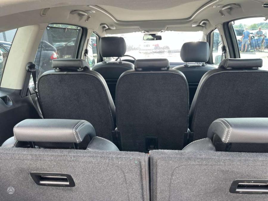 Black Ford S-Max 2012 in Utena, with an engine capacity of 2.00 L and mileage of 244 thousand km for 4850 €, photo 14 on AUTOMOTO.COM.LV