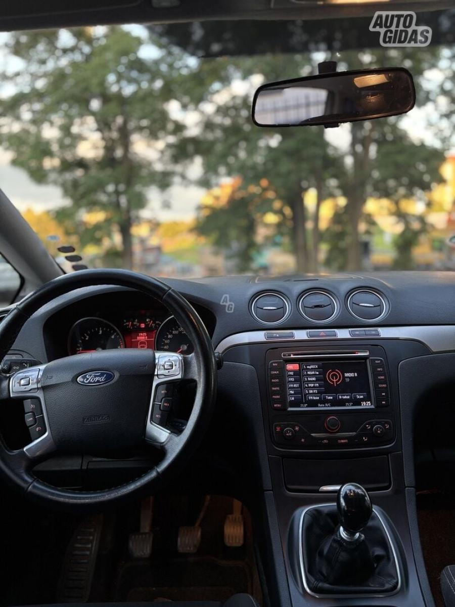 Melns Ford S-Max 2012 Kauņa, ar dzinēja tilpumu 2.00 L un nobraukumu 281 tūkst. km par 3200 €, foto 11 vietnē AUTOMOTO.COM.LV