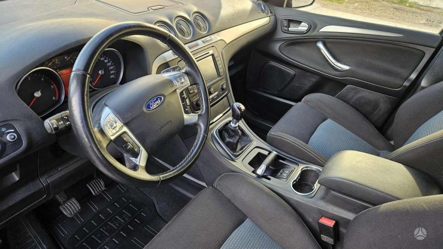 Melns Ford S-Max 2012 Rokiškis, ar dzinēja tilpumu 2.00 L un nobraukumu 310 tūkst. km par 4200 €, foto 19 vietnē AUTOMOTO.COM.LV