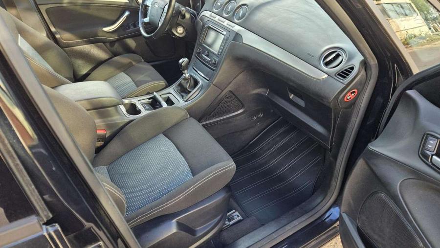 Melns Ford S-Max 2012 Rokiškis, ar dzinēja tilpumu 2.00 L un nobraukumu 310 tūkst. km par 4200 €, foto 27 vietnē AUTOMOTO.COM.LV