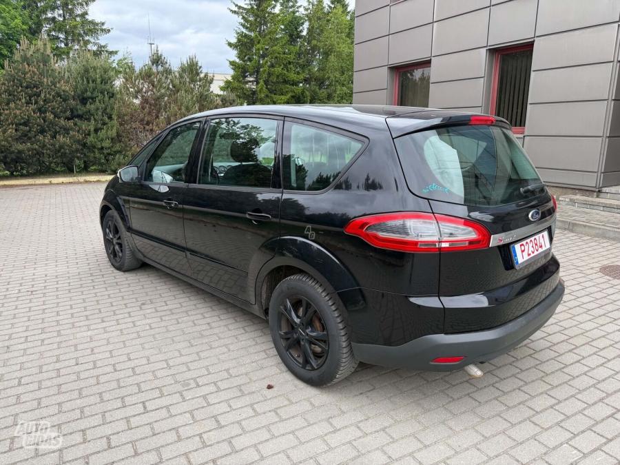 Black Ford S-Max 2012 in Mazeikiai, with an engine capacity of 2.00 L and mileage of 268 thousand km for 4350 €, photo 7 on AUTOMOTO.COM.LV