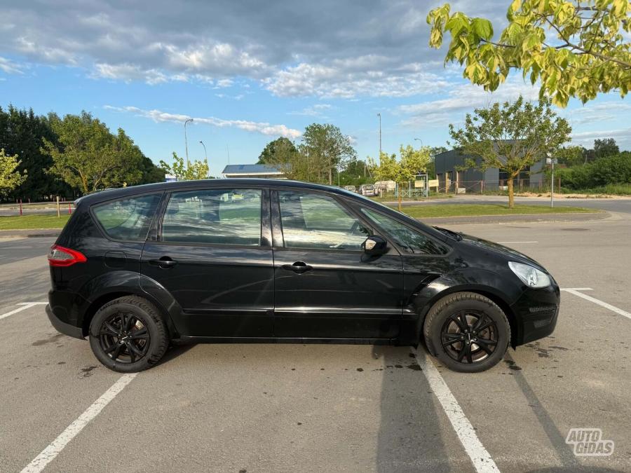 Black Ford S-Max 2012 in Mazeikiai, with an engine capacity of 2.00 L and mileage of 268 thousand km for 4350 €, photo 16 on AUTOMOTO.COM.LV