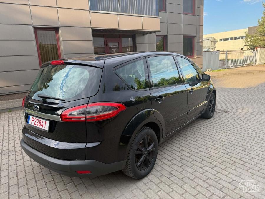 Black Ford S-Max 2012 in Mazeikiai, with an engine capacity of 2.00 L and mileage of 268 thousand km for 4350 €, photo 18 on AUTOMOTO.COM.LV