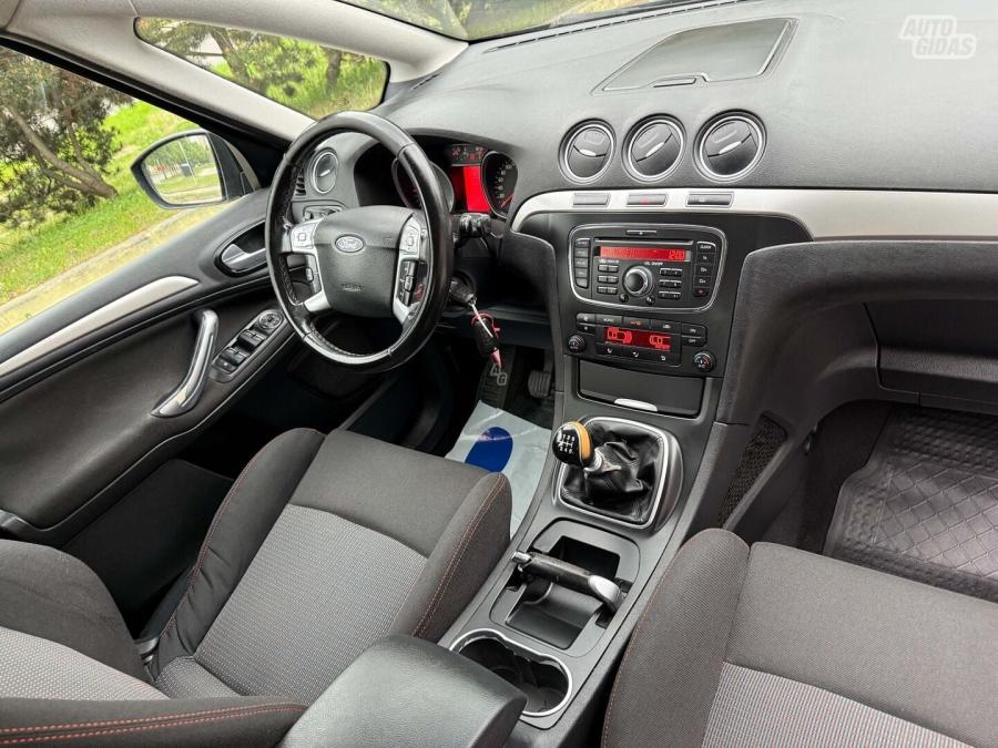 Black Ford S-Max 2012 in Mazeikiai, with an engine capacity of 2.00 L and mileage of 268 thousand km for 4350 €, photo 31 on AUTOMOTO.COM.LV