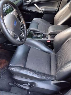Black Ford S-Max 2012 in Vilnius, with an engine capacity of 2.00 L and mileage of 385 thousand km for 4900 €, photo 3 on AUTOMOTO.COM.LV