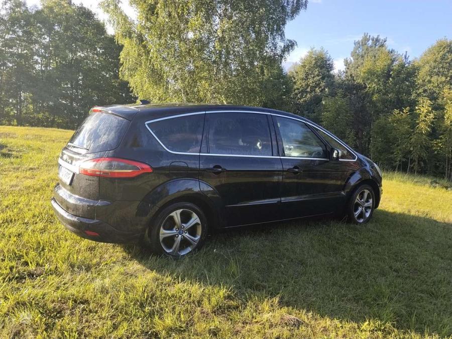 Black Ford S-Max 2012 in Vilnius, with an engine capacity of 2.00 L and mileage of 385 thousand km for 4900 €, photo 5 on AUTOMOTO.COM.LV