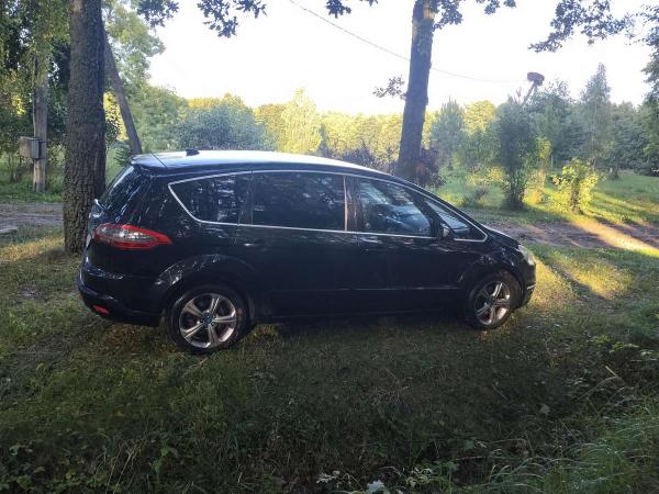 Melns Ford S-Max 2012 Viļņa, ar dzinēja tilpumu 2.00 L un nobraukumu 385 tūkst. km par 4900 €, foto 7 vietnē AUTOMOTO.COM.LV