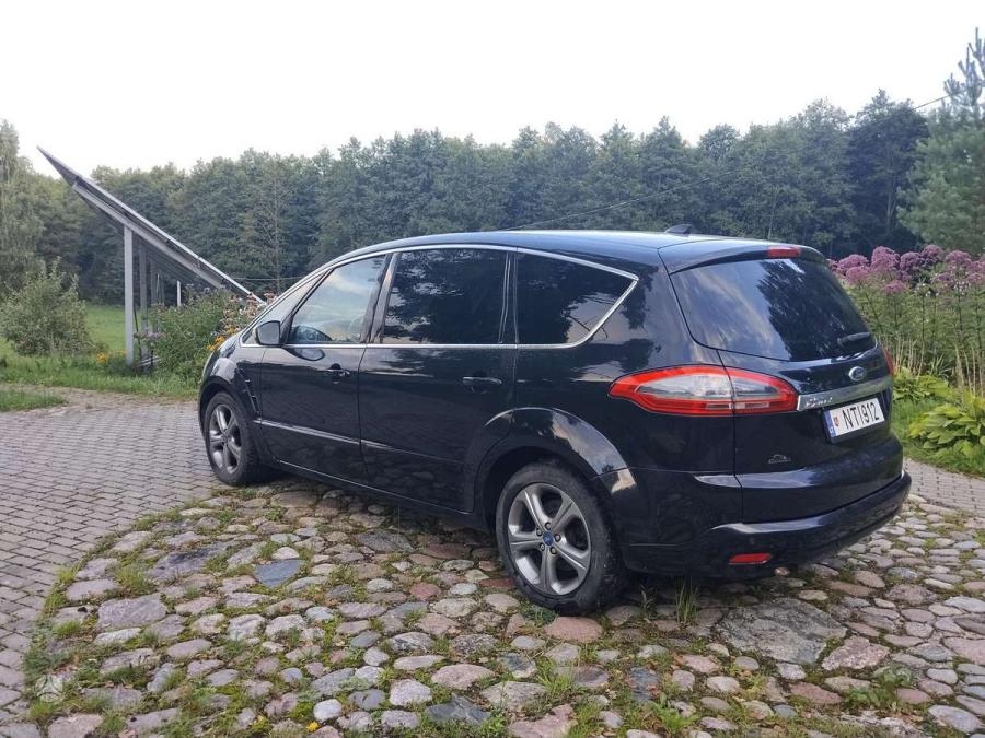 Black Ford S-Max 2012 in Vilnius, with an engine capacity of 2.00 L and mileage of 385 thousand km for 4900 €, photo 8 on AUTOMOTO.COM.LV