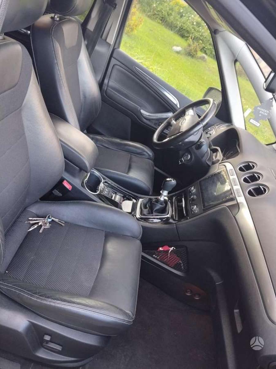 Black Ford S-Max 2012 in Vilnius, with an engine capacity of 2.00 L and mileage of 385 thousand km for 4900 €, photo 9 on AUTOMOTO.COM.LV