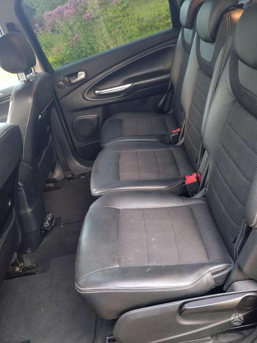 Black Ford S-Max 2012 in Vilnius, with an engine capacity of 2.00 L and mileage of 385 thousand km for 4900 €, photo 11 on AUTOMOTO.COM.LV