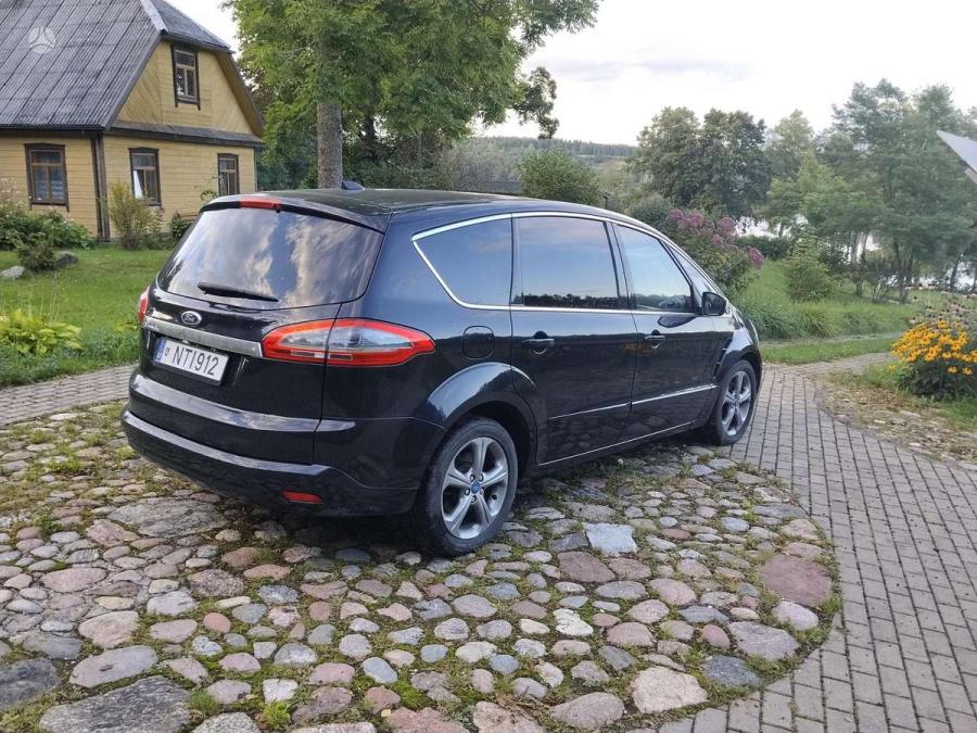 Black Ford S-Max 2012 in Vilnius, with an engine capacity of 2.00 L and mileage of 385 thousand km for 4900 €, photo 14 on AUTOMOTO.COM.LV