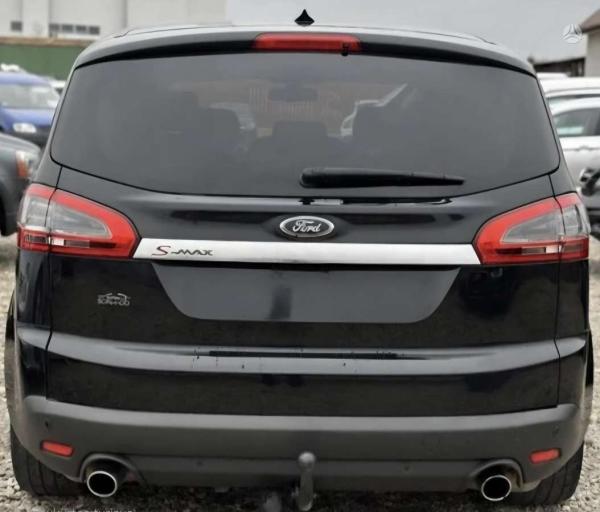 Форд С-Макс 2012 в Вильнюс на AUTOMOTO.COM.LV Черный Форд С-Макс 2012 в Вильнюс, объемом двигателя 2.20 л и пробегом 300 тыс. км за 4999 €, фото 6 на AUTOMOTO.COM.LV