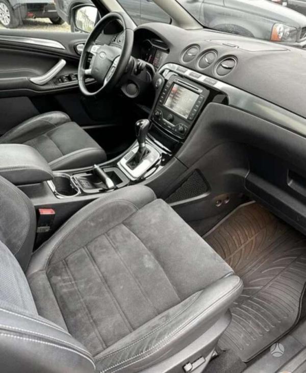 Форд С-Макс 2012 в Вильнюс на AUTOMOTO.COM.LV Черный Форд С-Макс 2012 в Вильнюс, объемом двигателя 2.20 л и пробегом 300 тыс. км за 4999 €, фото 8 на AUTOMOTO.COM.LV