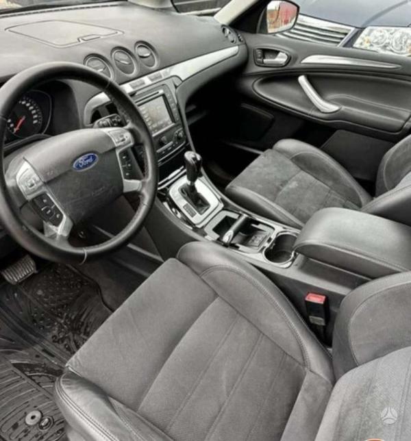 Форд С-Макс 2012 в Вильнюс на AUTOMOTO.COM.LV Черный Форд С-Макс 2012 в Вильнюс, объемом двигателя 2.20 л и пробегом 300 тыс. км за 4999 €, фото 10 на AUTOMOTO.COM.LV