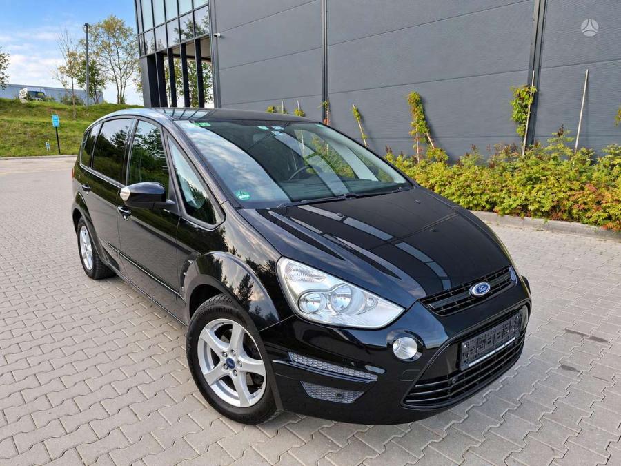 Black Ford S-Max 2012 in Vilnius, with an engine capacity of 2.00 L and mileage of 245 thousand km for 5250 €, photo 3 on AUTOMOTO.COM.LV