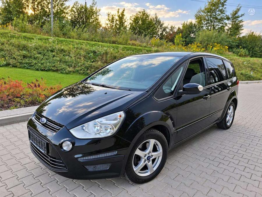 Black Ford S-Max 2012 in Vilnius, with an engine capacity of 2.00 L and mileage of 245 thousand km for 5250 €, photo 4 on AUTOMOTO.COM.LV