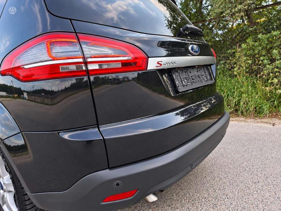Black Ford S-Max 2012 in Vilnius, with an engine capacity of 2.00 L and mileage of 245 thousand km for 5250 €, photo 8 on AUTOMOTO.COM.LV