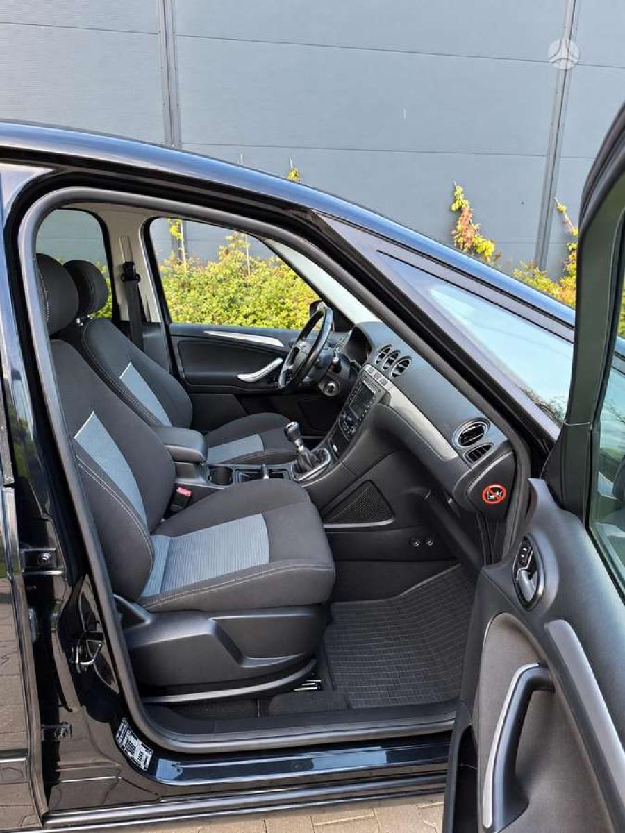 Black Ford S-Max 2012 in Vilnius, with an engine capacity of 2.00 L and mileage of 245 thousand km for 5250 €, photo 11 on AUTOMOTO.COM.LV