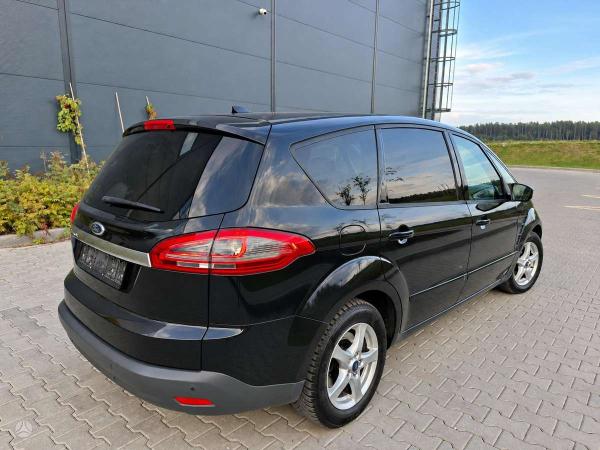 Black Ford S-Max 2012 in Vilnius, with an engine capacity of 2.00 L and mileage of 245 thousand km for 5250 €, photo 3 on AUTOMOTO.COM.LV