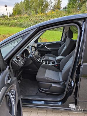 Black Ford S-Max 2012 in Vilnius, with an engine capacity of 2.00 L and mileage of 245 thousand km for 5250 €, photo 10 on AUTOMOTO.COM.LV
