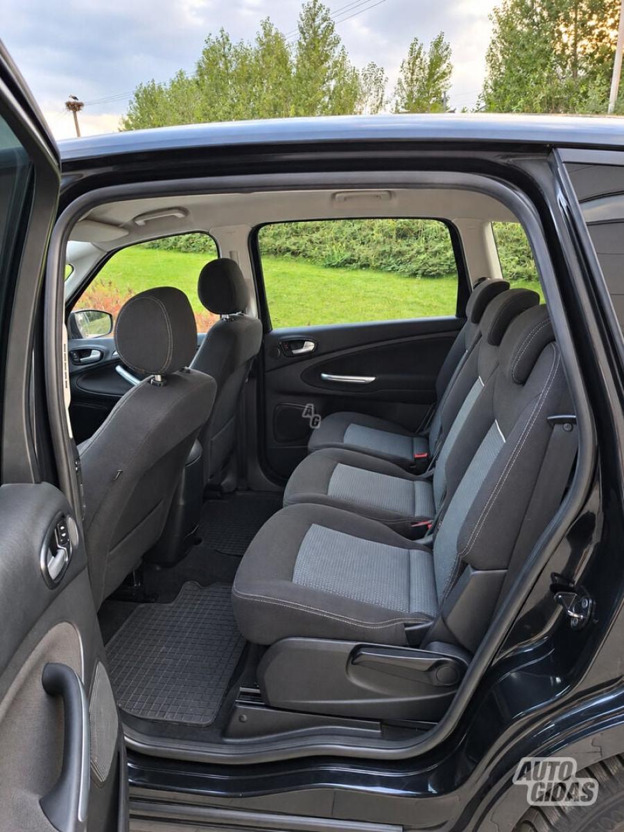 Black Ford S-Max 2012 in Vilnius, with an engine capacity of 2.00 L and mileage of 245 thousand km for 5250 €, photo 13 on AUTOMOTO.COM.LV