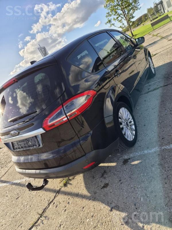 Black Ford S-Max 2012 in Riga, with an engine capacity of 2.00 L and mileage of 276 thousand km for 4190 €, photo 4 on AUTOMOTO.COM.LV