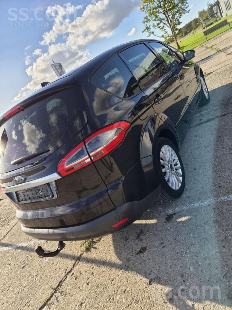 Black Ford S-Max 2012 in Riga, with an engine capacity of 2.00 L and mileage of 276 thousand km for 4190 €, photo 4 on AUTOMOTO.COM.LV