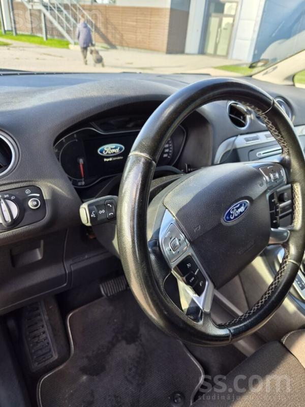 Black Ford S-Max 2012 in Riga, with an engine capacity of 2.00 L and mileage of 276 thousand km for 4190 €, photo 10 on AUTOMOTO.COM.LV