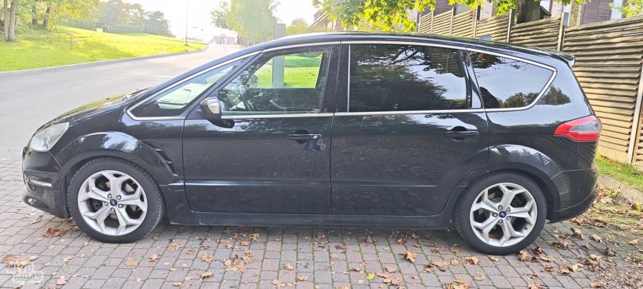 Black Ford S-Max 2012 in Vilnius, with an engine capacity of 2.20 L and mileage of 340 thousand km for 4000 €, photo 6 on AUTOMOTO.COM.LV
