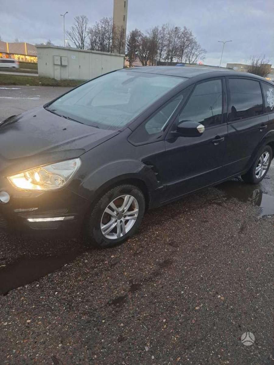 Melns Ford S-Max 2013 Panevēža, ar dzinēja tilpumu 2.00 L un nobraukumu 438 tūkst. km par 3799 €, foto 3 vietnē AUTOMOTO.COM.LV