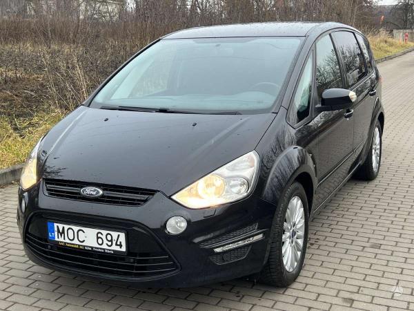 Black Ford S-Max 2013 in Vilnius, with an engine capacity of 2.00 L and mileage of 292 thousand km for 5300 €, photo 1 on AUTOMOTO.COM.LV