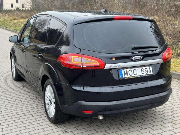 Black Ford S-Max 2013 in Vilnius, with an engine capacity of 2.00 L and mileage of 292 thousand km for 5300 €, photo 2 on AUTOMOTO.COM.LV