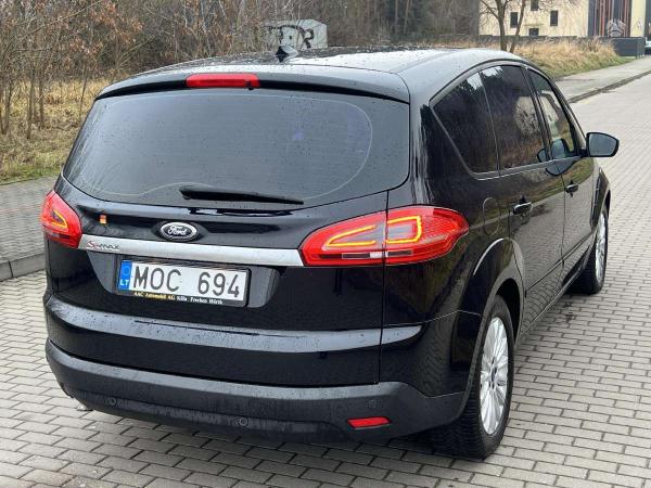Black Ford S-Max 2013 in Vilnius, with an engine capacity of 2.00 L and mileage of 292 thousand km for 5300 €, photo 4 on AUTOMOTO.COM.LV