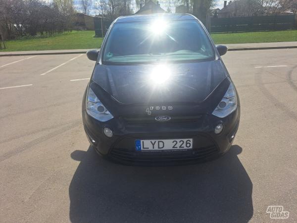 Black Ford S-Max 2013 in Panevezys, with an engine capacity of 2.00 L and mileage of 440 thousand km for 3350 €, photo 2 on AUTOMOTO.COM.LV