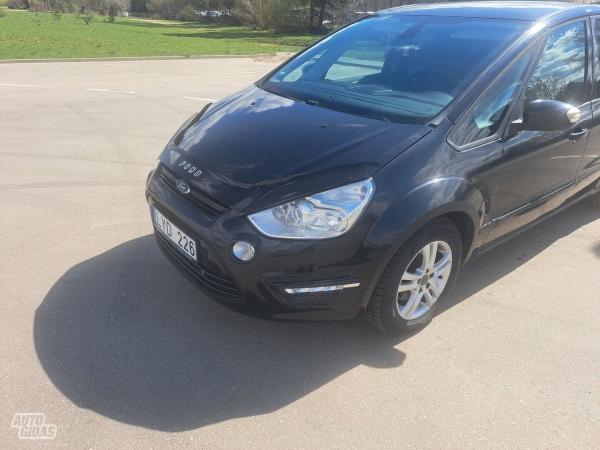 Black Ford S-Max 2013 in Panevezys, with an engine capacity of 2.00 L and mileage of 440 thousand km for 3350 €, photo 4 on AUTOMOTO.COM.LV