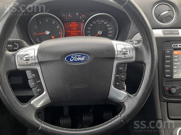 Black Ford S-Max 2013 in Riga, with an engine capacity of 1.60 L and mileage of 219 thousand km for 5990 €, photo 9 on AUTOMOTO.COM.LV
