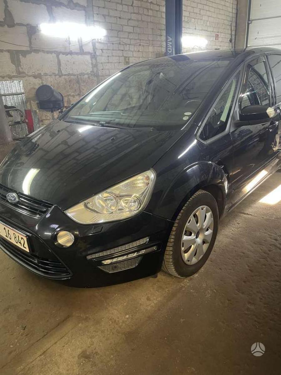Black Ford S-Max 2013 in Kaunas, with an engine capacity of 2.00 L and mileage of 335 thousand km for 3000 €, photo 3 on AUTOMOTO.COM.LV